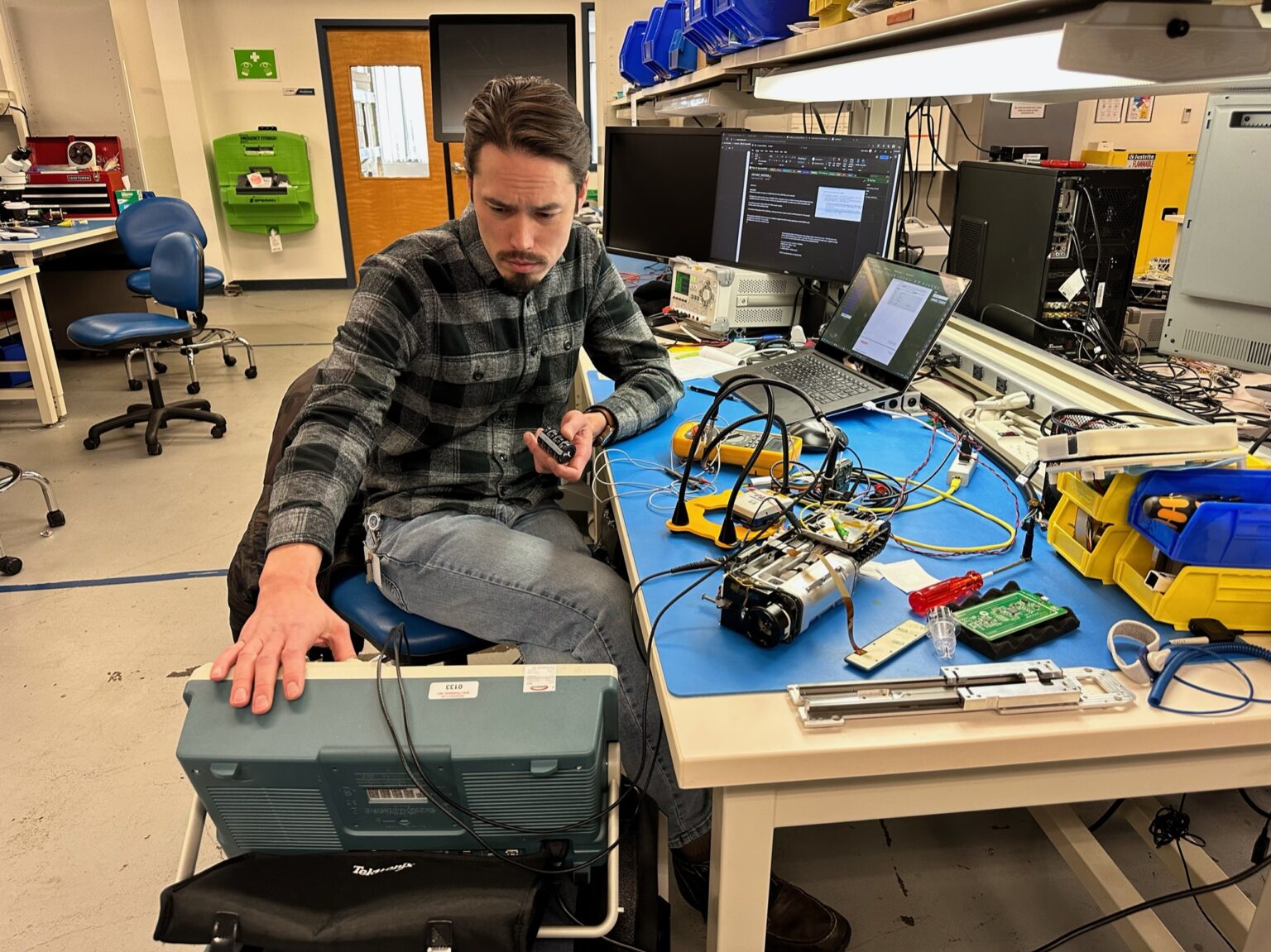 About Us - SpectraWAVE, Inc.